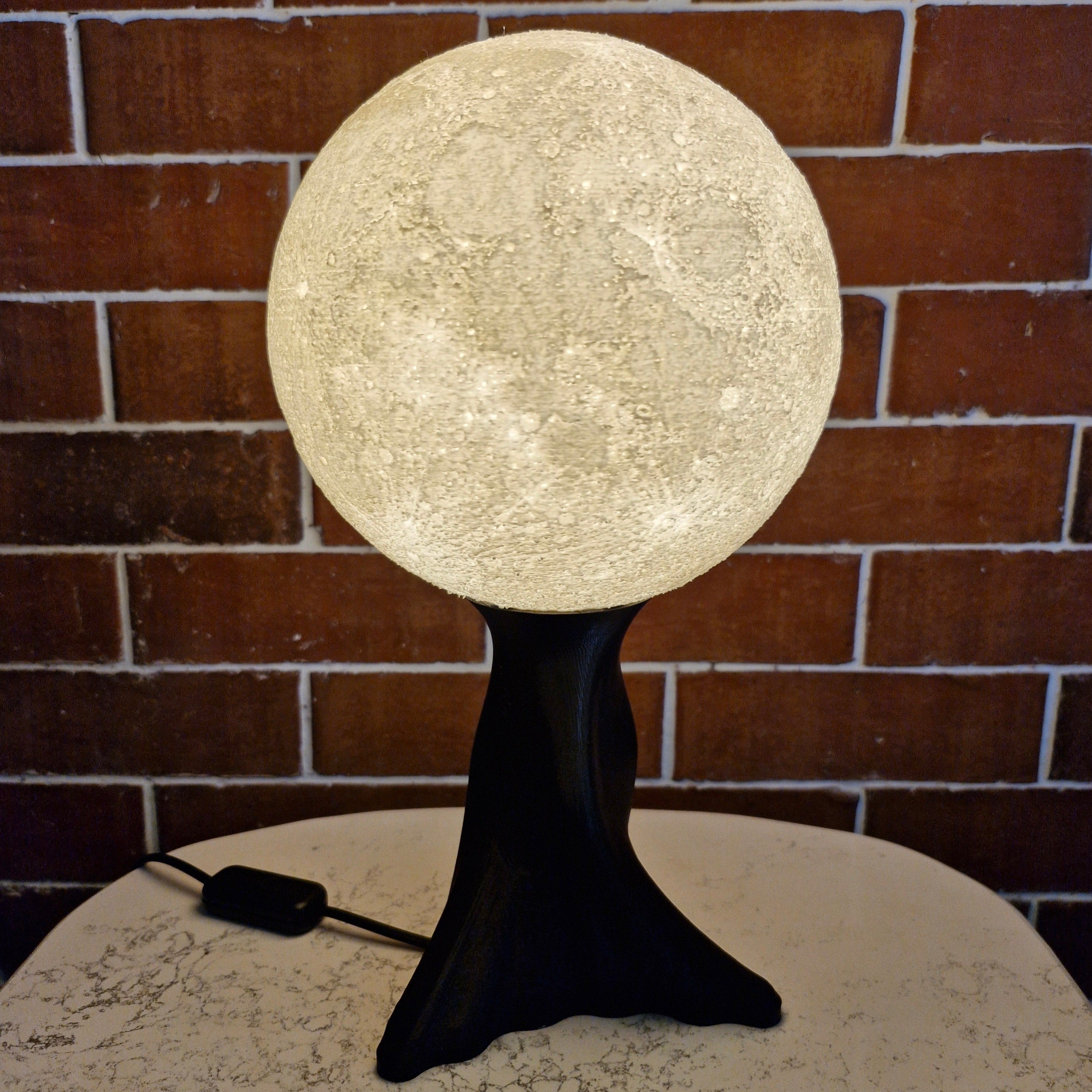 Moon Table Lamp – Print3D